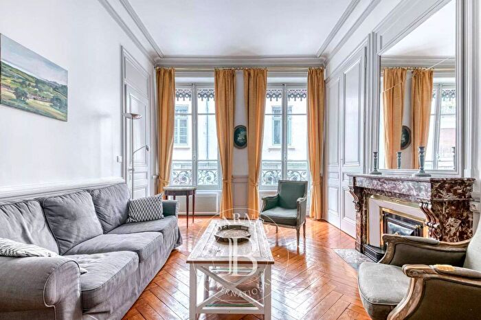 Appartement à louer - Ainay, Lyon ème arrondissement - 3 pièces - 2 chambres