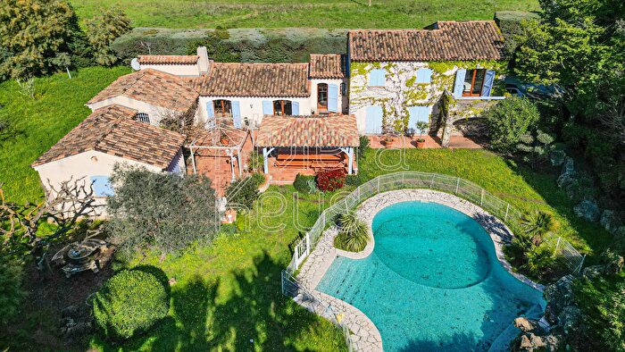 Maison à vendre - Fréjus, La Tour de Mare - 9 pièces - 7 chambres