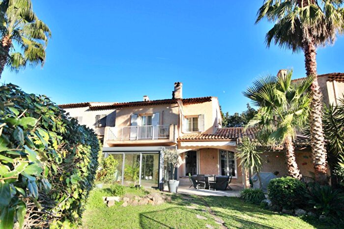 Maison à vendre - Mougins, Le Colombier, Colombe, Cabrières, Le Bordé - 5 pièces - 4 chambres