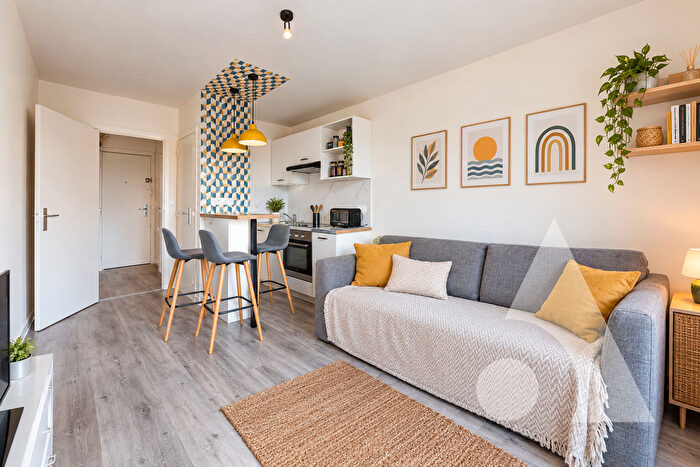 Appartement 1 pièce à Corbeil-Essonnes, Centre-ville, à vendre