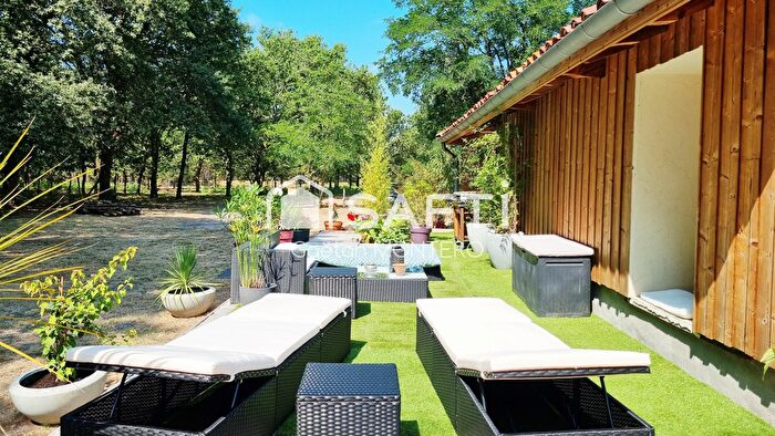 Maison à vendre - Onesse-Laharie, Onesse-et-Laharie - 7 pièces - 5 chambres