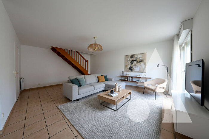 Appartement à vendre - Saint-Germain-lès-Corbeil - 3 pièces - 2 chambres