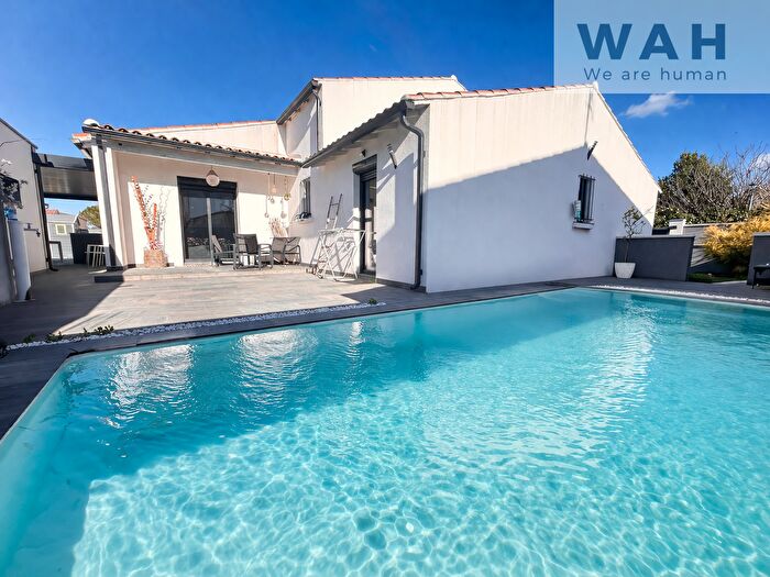 Maison à vendre - Milhaud - 5 pièces - 3 chambres