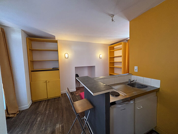 Appartement 1 pièce à Aurillac, Centre-ville, à louer