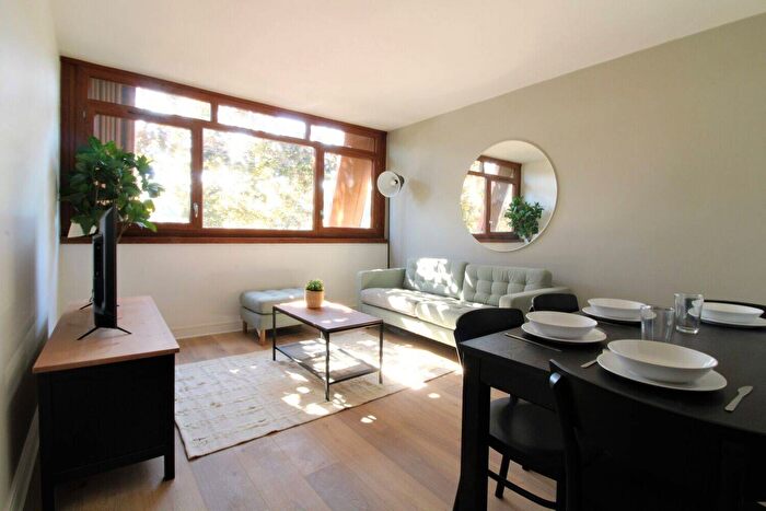 Appartement à louer - Résidence du Parc, Massy - 5 pièces - 1 chambre