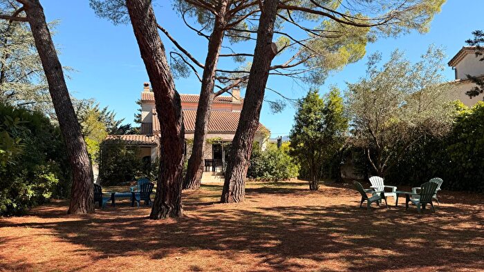 Vaison-la-Romaine : Maison 7 pièces à vendre