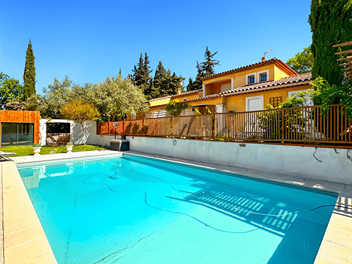 Maison à vendre - Bouc-Bel-Air, Terre Blanche, La Croix dOr, La Gardure - 8 pièces - 5 chambres