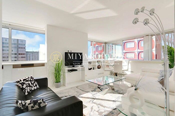 Appartement à louer - Emeriau-Zola, Paris ème arrondissement - 3 pièces - 2 chambres