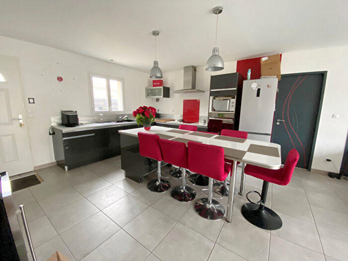 Maisons à vendre et appartements à louer - 1