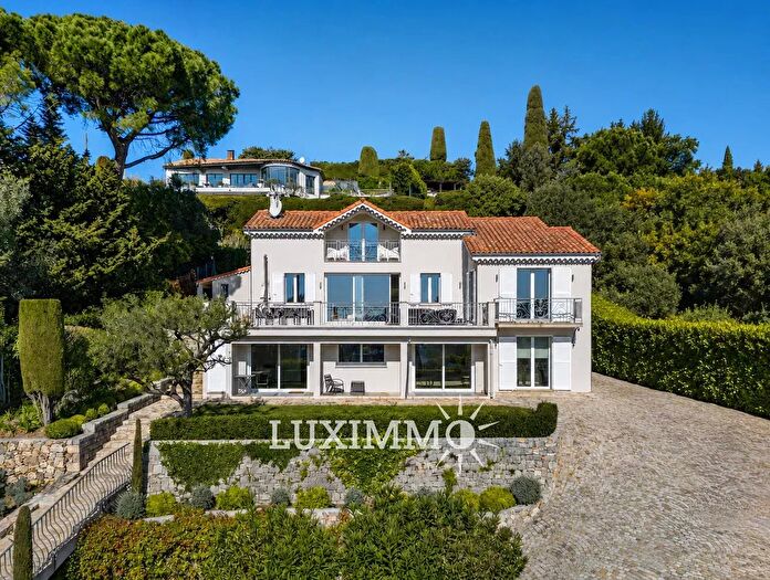Maison 10 pièces à Mougins, Centre-ville, Village, Tournamy, Le Val de Mougins, à vendre