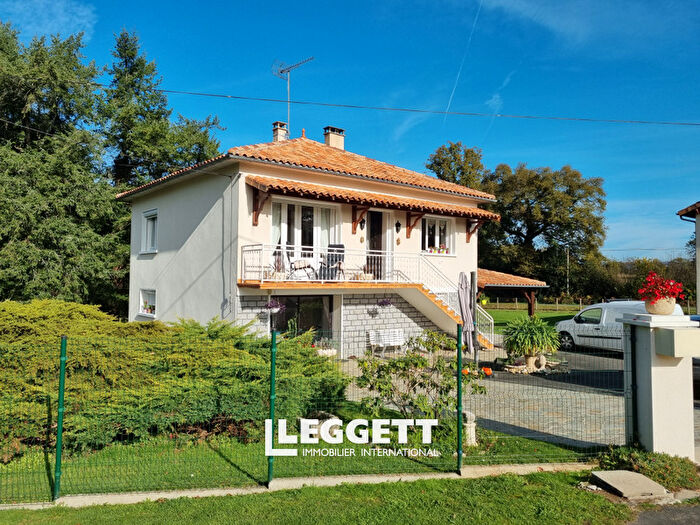 Maison à vendre - Montrollet - 5 pièces - 3 chambres