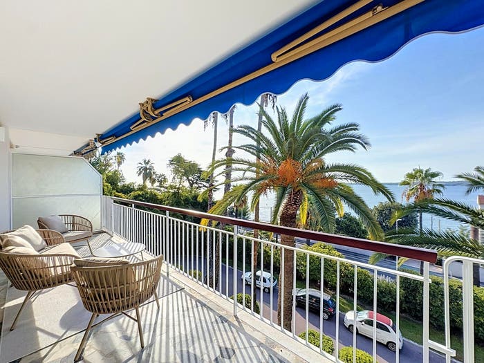 Cannes, Californie Pezou : Appartement 3 pièces à vendre