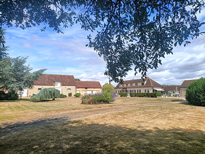 Maison à vendre - Crucey-Villages - 9 pièces - 5 chambres