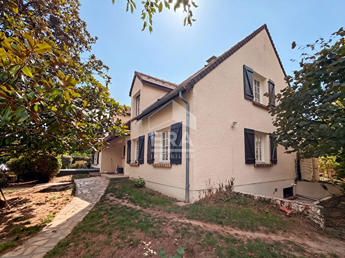 Maison 8 pièces à vendre - Saint-Fargeau-Ponthierry