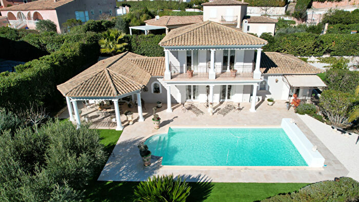 Maison à vendre - Saint-Raphaël, Veyssières - 5 pièces - 3 chambres