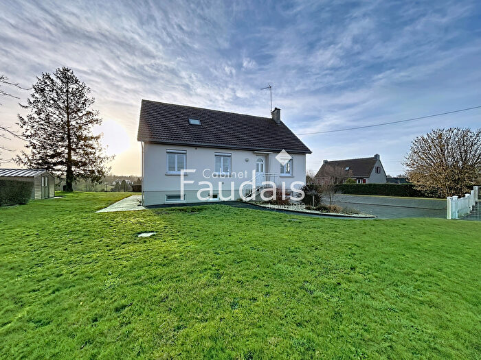 Maison à louer - Sainte-Suzanne-sur-Vire - 6 pièces - 4 chambres