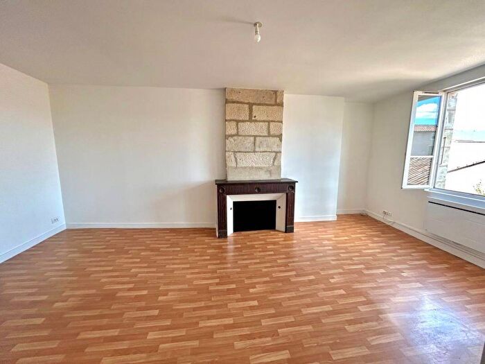 Appartement à louer - Puy-Saint Font, Périgueux - 4 pièces - 3 chambres