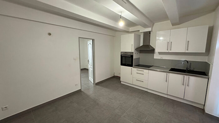 Appartement à louer - Saint-Mitre-les-Remparts - 2 pièces - 1 chambre