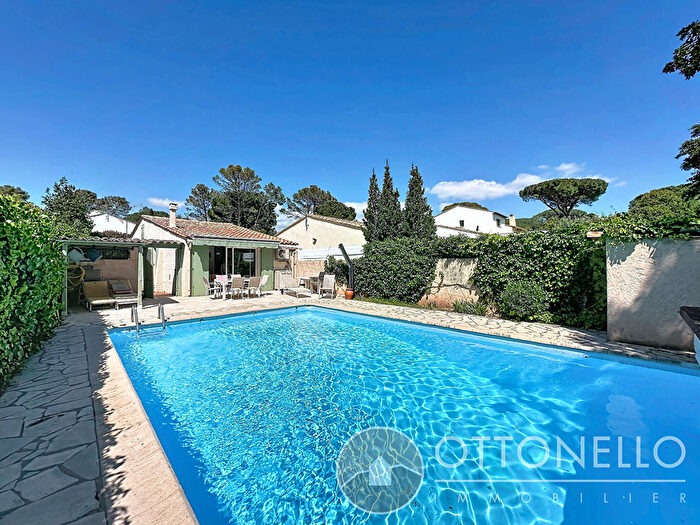 Roquebrune-sur-Argens, La Bouverie : Maison 3 pièces à vendre