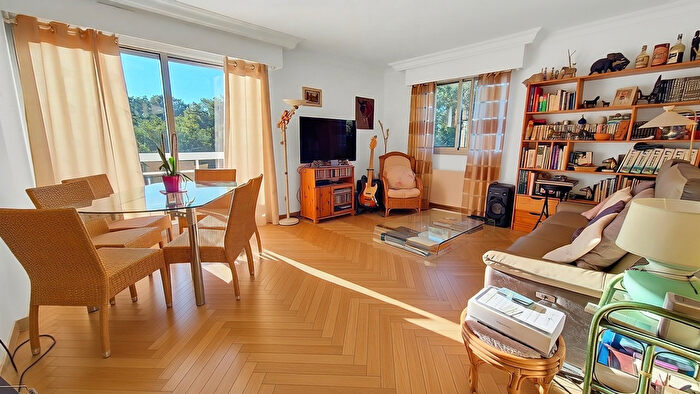 Appartement à vendre - Antibes, Rastines, Super Antibes, Laval, La Fontonne - 3 pièces - 2 chambres