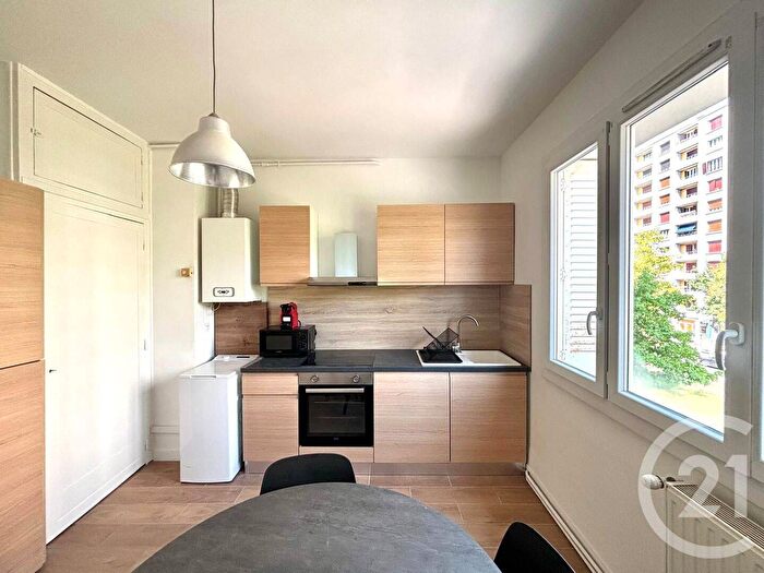 Grenoble - Appartement 4 pièces à louer