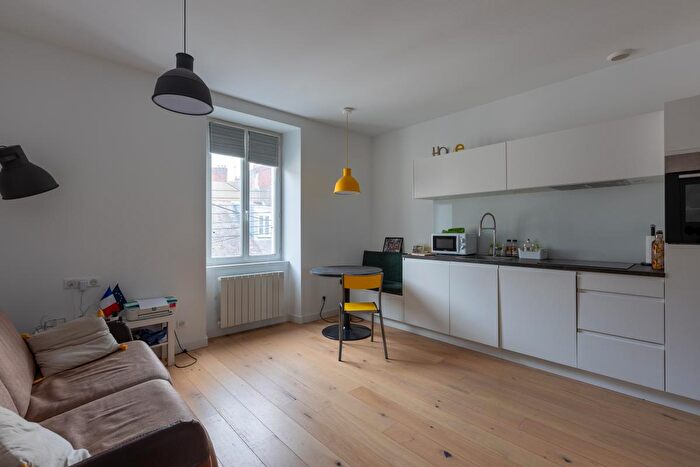 Appartement 2 pièces à Nantes, Monselet, à louer