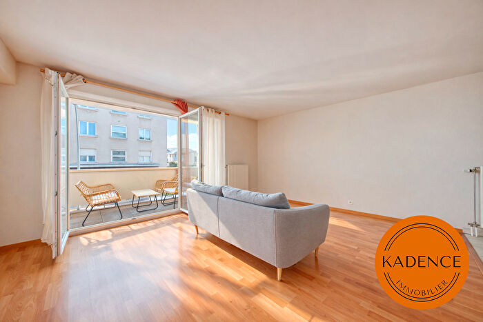 Appartement à vendre - Quartiers Nord-Est, Jeanne dArc - 2 pièces - 1 chambre