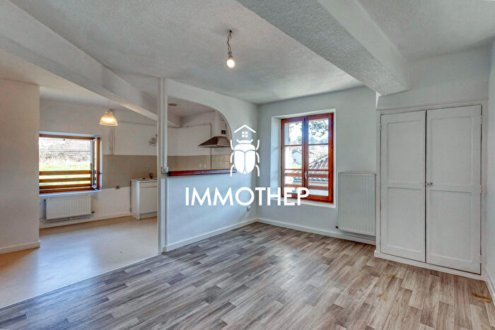 Appartement à vendre - Saint-Nazaire-les-Eymes - 3 pièces - 2 chambres