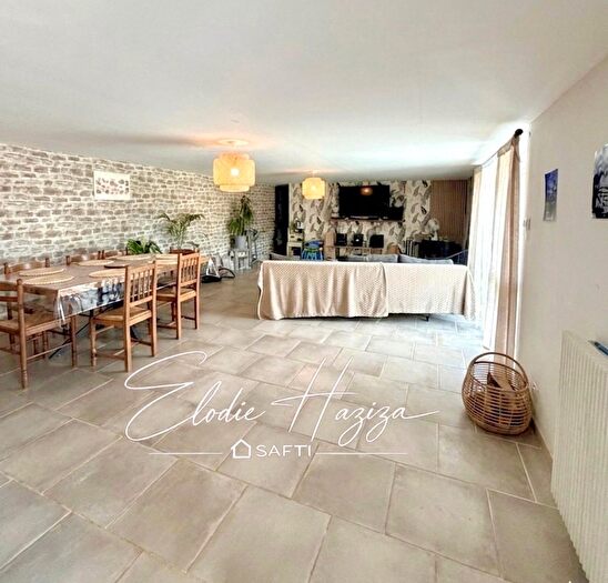 Maison 7 pièces à vendre à La Chapelle-Bâton