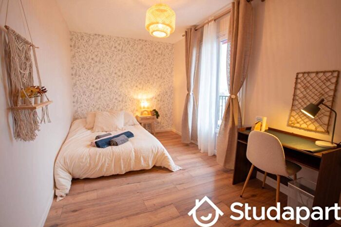 Appartement à louer - La Fauvette, Talence - 1 pièce - 5 chambres