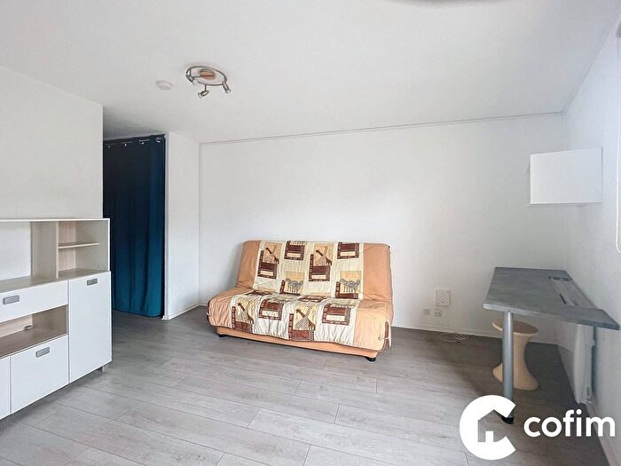 Appartement à louer - XIV Juillet, Pau - 1 pièce