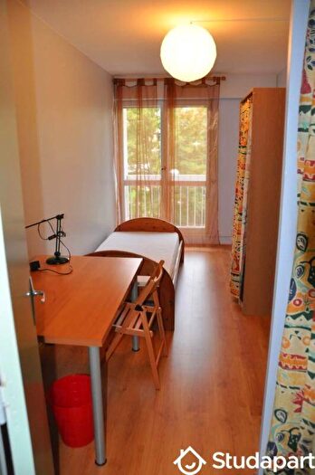 Appartement à louer - Reste des Chenes-Le Ponceau, Cergy - 1 pièce - 1 chambre