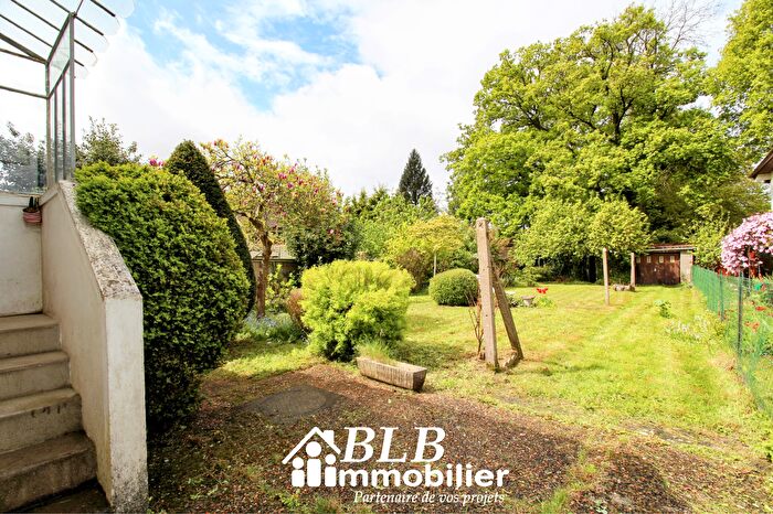 Maison à vendre - Le Mesnil-Saint-Denis - 4 pièces - 2 chambres