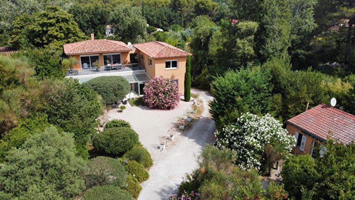 Maison 6 pièces à vendre à Simiane-Collongue