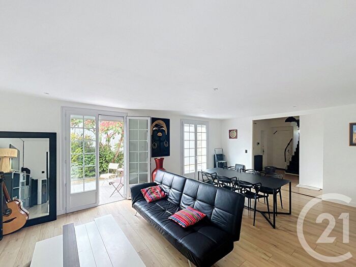 Maison 9 pièces à vendre à La Mézière