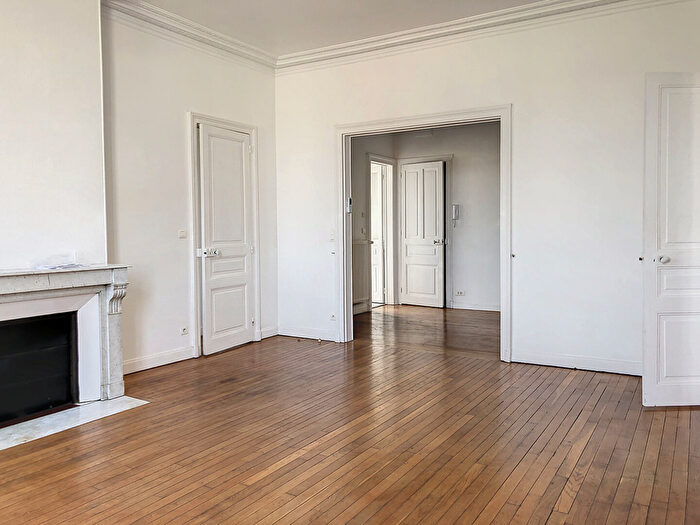 Appartement 4 pièces à Reims, Centre-ville, à louer