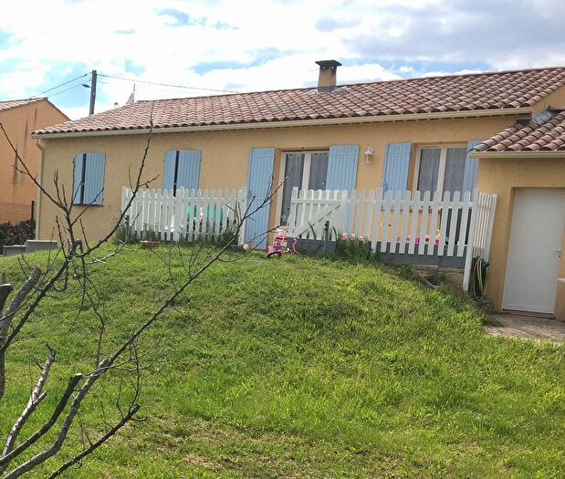 Maison à louer - Alboussière - 4 pièces - 3 chambres