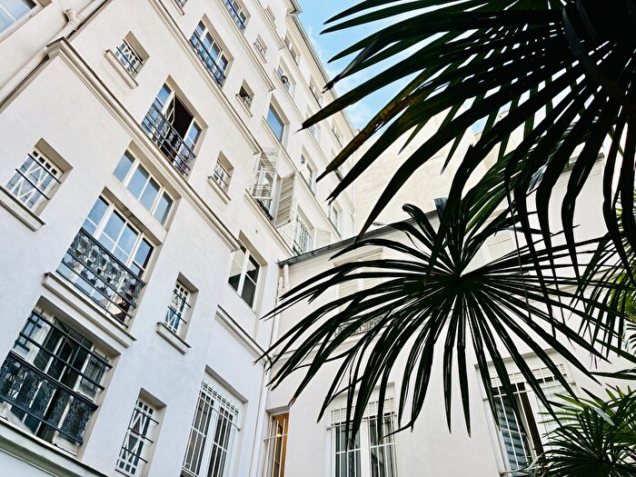 Appartement à vendre - Paris e  - 4 pièces - 3 chambres