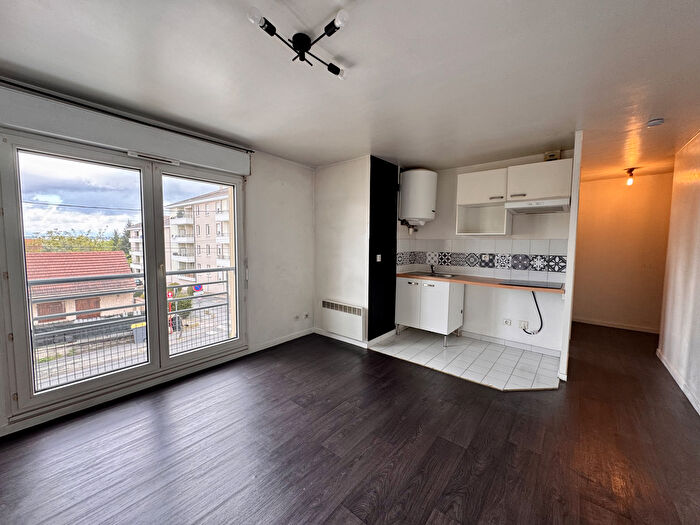 Appartement 1 pièce à Noisy-le-Grand, Centre-ville, à louer