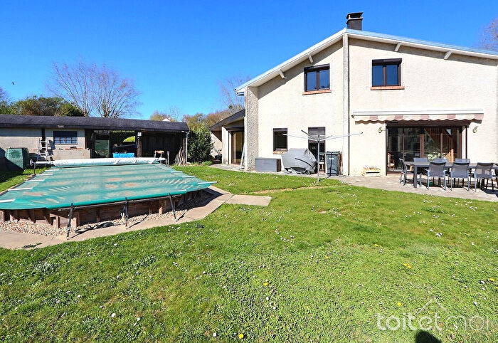 Maison à vendre - Villiers-le-Bâcle - 6 pièces - 4 chambres