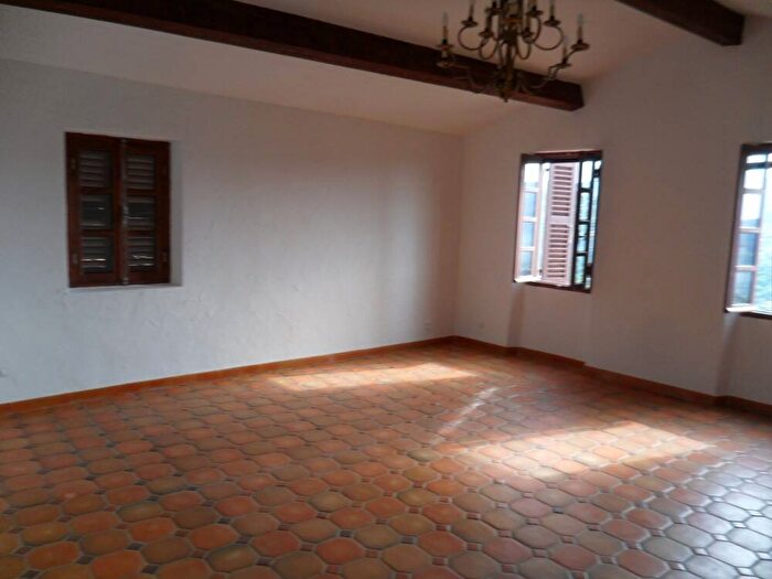 Appartement à louer - Ch Teauneuf-Villevieille - 5 pièces - 3 chambres