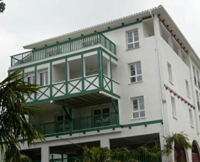 Appartement à louer - Moleres-Sopite, Hendaye - 2 pièces - 1 chambre