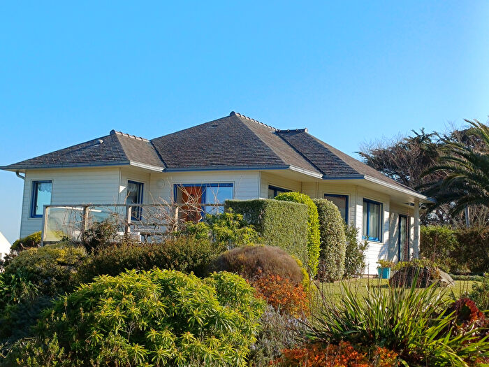 Maison à vendre - Plougasnou - 8 pièces - 4 chambres