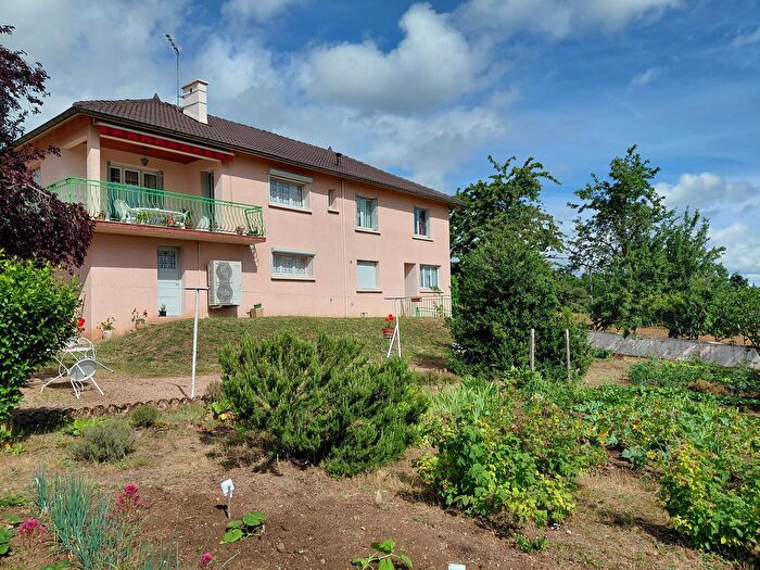 La Pacaudière : Maison 6 pièces à vendre