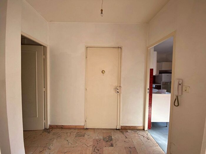 Centre Ville, Aix-en-Provence : Appartement 4 pièces à louer