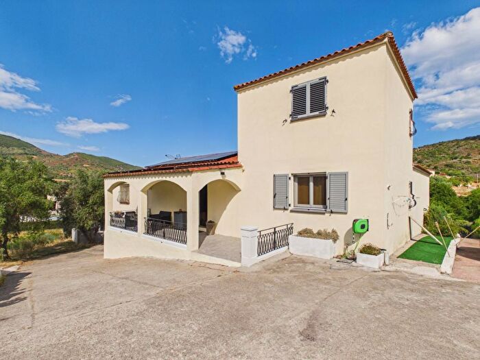 Alata - Maison 11 pièces à vendre