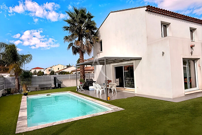 Maison à vendre - La Crau, Centre-ville - 5 pièces - 4 chambres