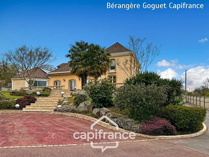 Maison à vendre - Aigné - 8 pièces - 5 chambres