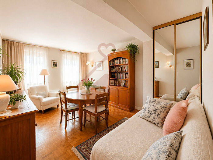 Appartement 1 pièce à Le Kremlin-Bicêtre, Les Coquettes, Les Plantes, à vendre