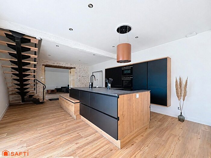 Cherves-Richemont - Maison 6 pièces à vendre
